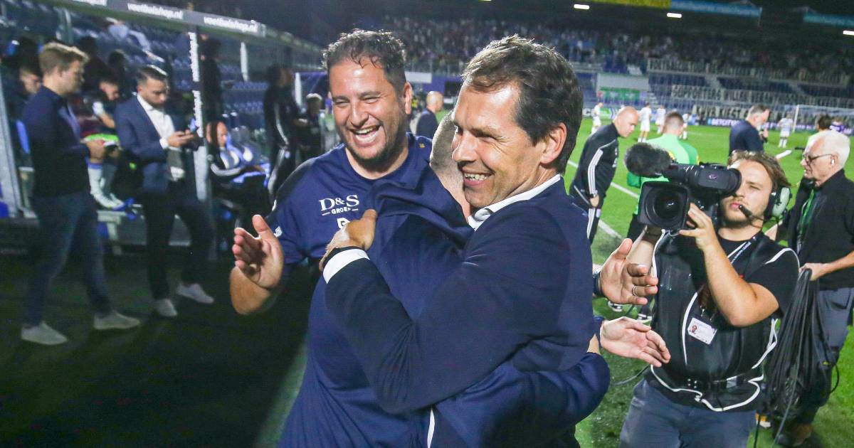 Jeroen Rijsdijk geniet van zijn eerste werkdag als eredivisietrainer en ...