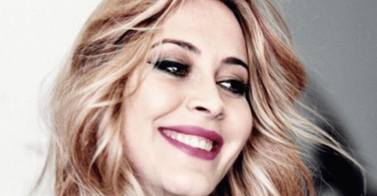 Zangeres Anouk deelt 'eerste' foto waarop haar 6e kind Jeliza te zien is