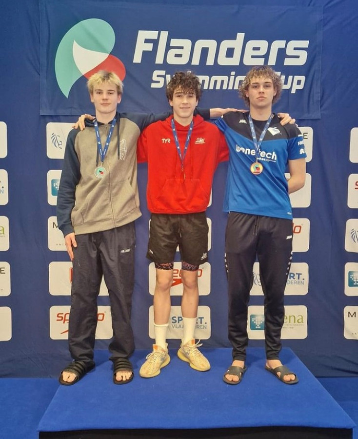 Hoogstratens Zwemteam wint achttien medailles tijdens Flanders Swimming ...