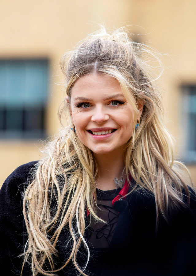 Davina geeft inkijkje bij transformatie, Heleen ontsnapt aan lockdown ...