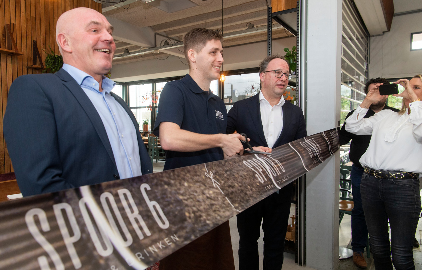 Hernieuwd Spoor 6 in Oldenzaal op feestelijke wijze heropend, ook ...