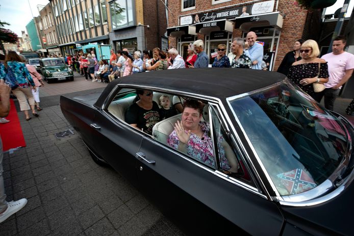 Geldrop heeft nieuwe traditie met gala-optocht | Geldrop-Mierlo, Nuenen ...