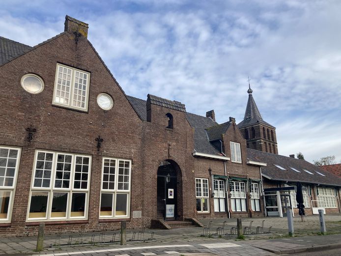 Er komt ‘links- of rechtsom’ een oplossing voor de dorpshuizen Den Domp ...