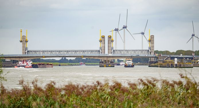Drie weken afzien om Spijkenisse in en uit te komen: vertragingen van ...