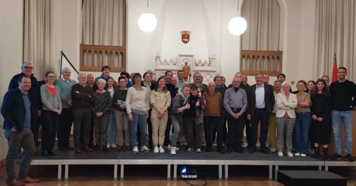 Poperingse zwerfvuilvrijwilligers in de bloemetjes: “3.520 kg afval ...