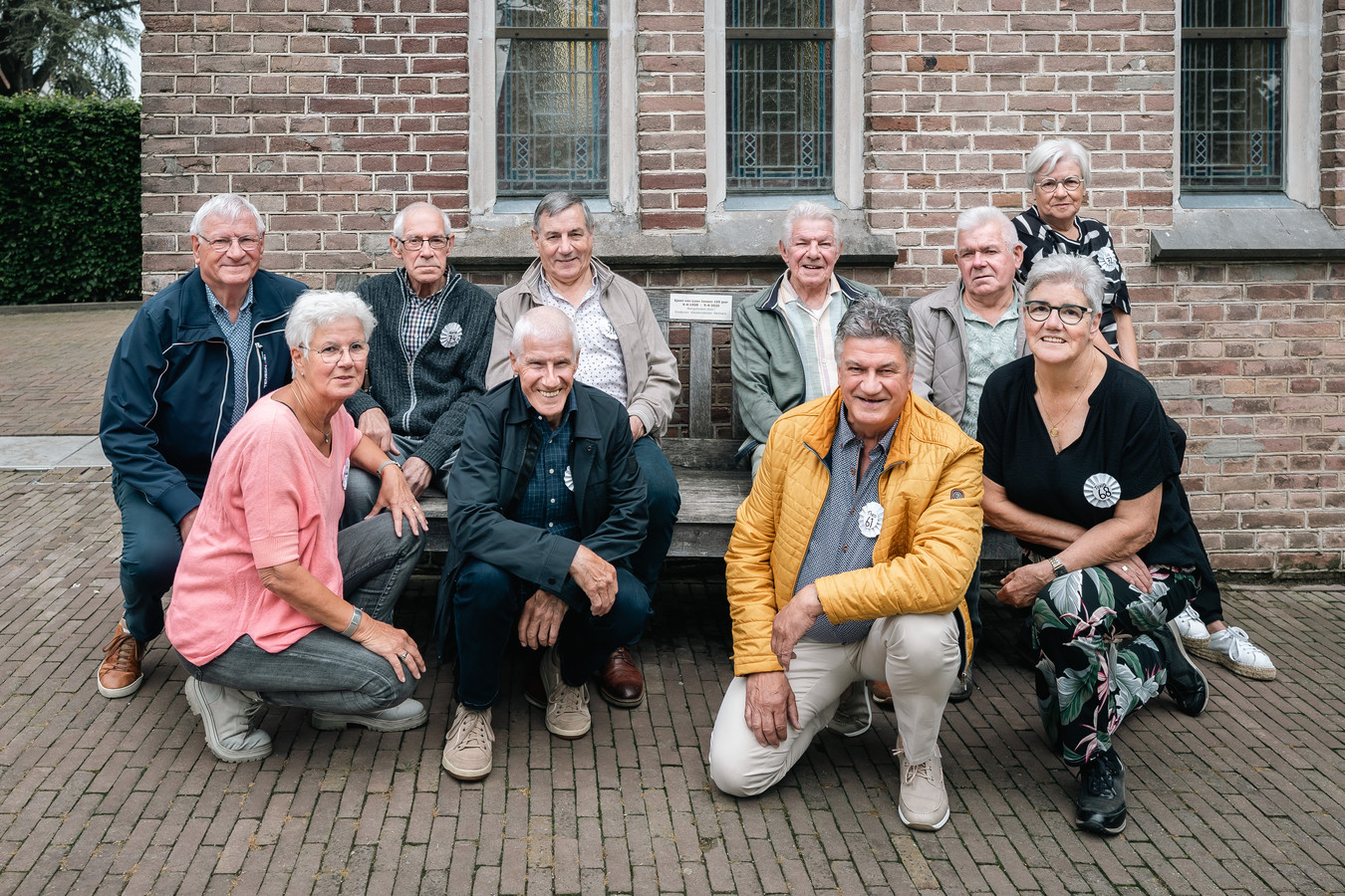 ‘We zijn er alle tien nog, dat maak je niet vaak mee’; broers en zussen ...