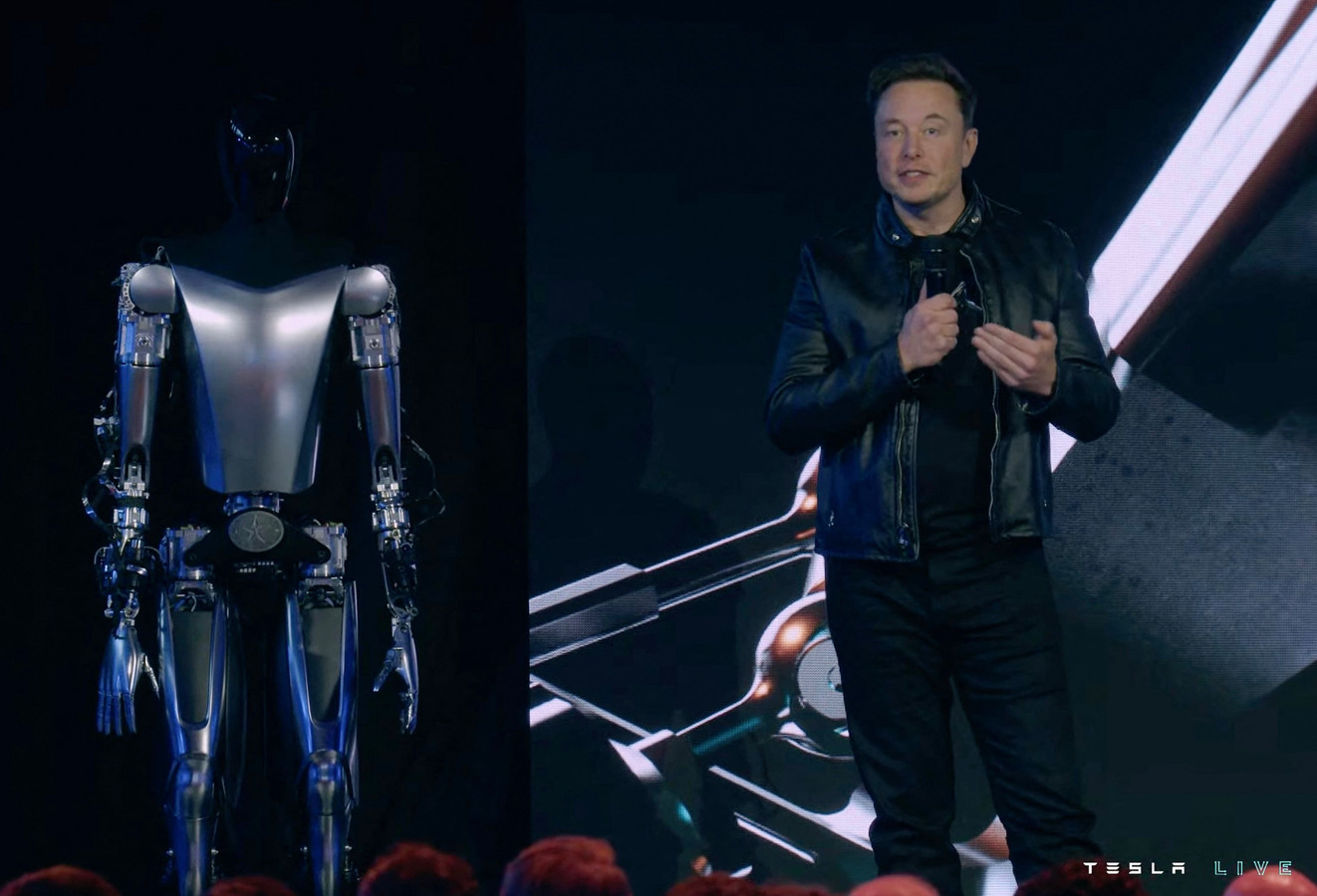 Elon Musk présente le prototype de son robot humanoïde Optimus | Foto ...