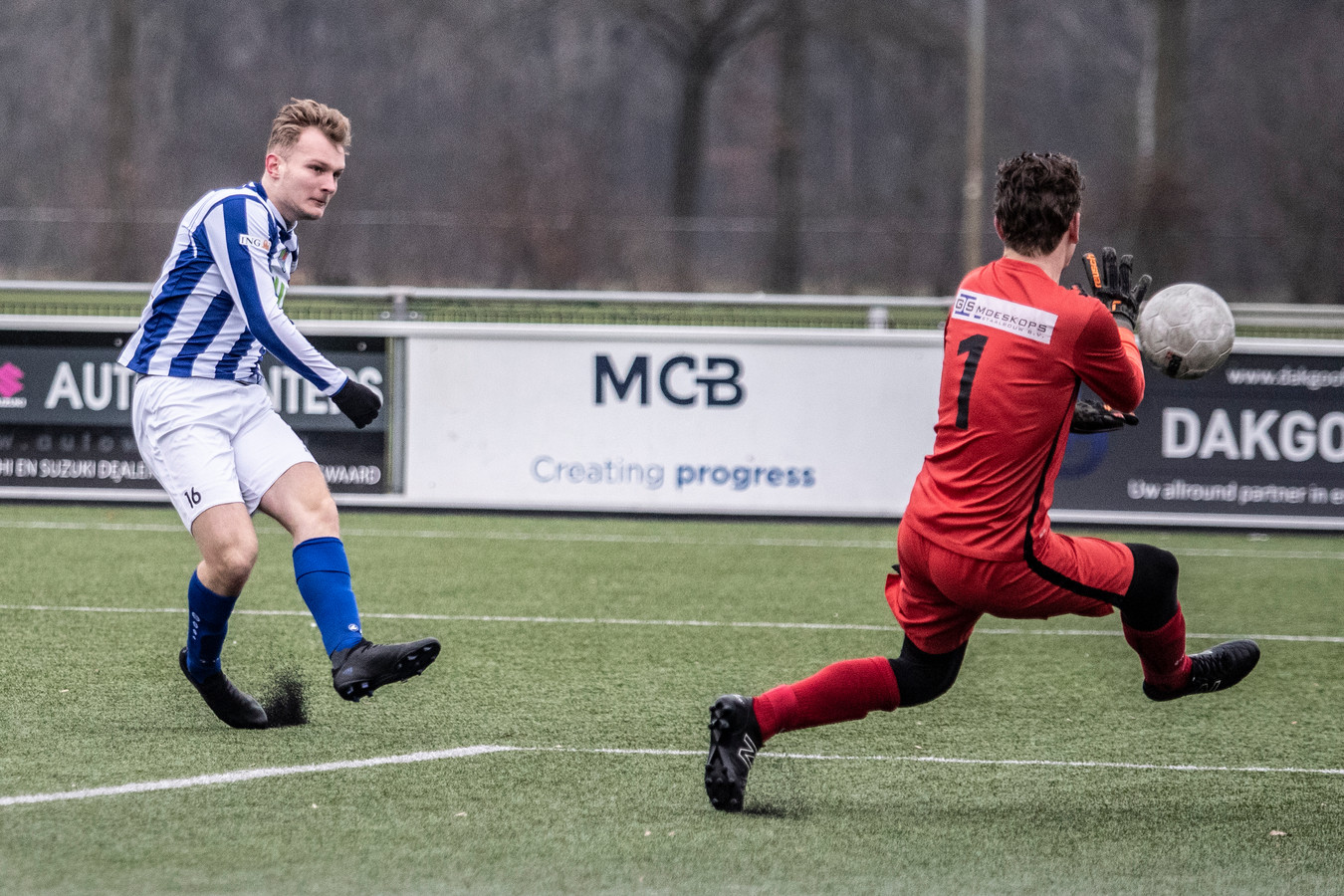 Fris Dommelen gooit schroom van zich af en beleeft tegen Bergeijk ...