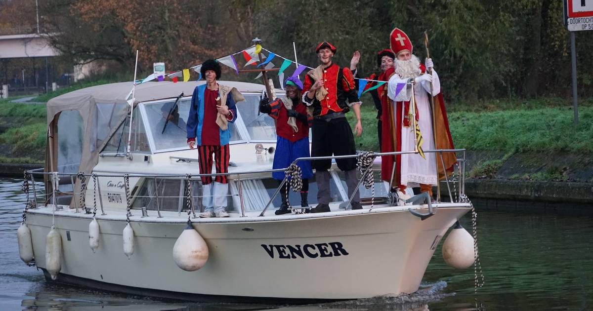 Sinterklaas komt met de boot naar het VTI | Brugge | hln.be
