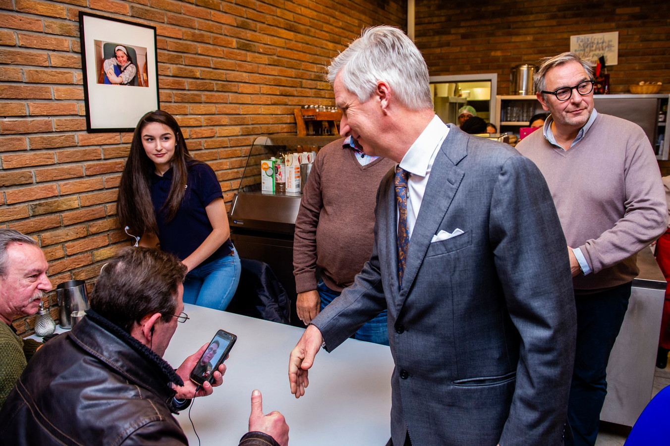 SHOWBITS. De vrouw van Staf Coppens draait door en de manager van Karen ...