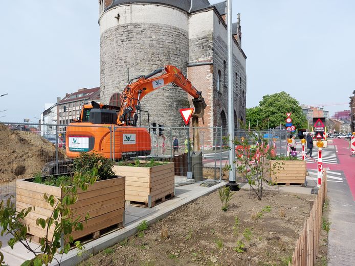 Verzakking aan Brusselpoort om 15 uur van de baan | Mechelen | hln.be
