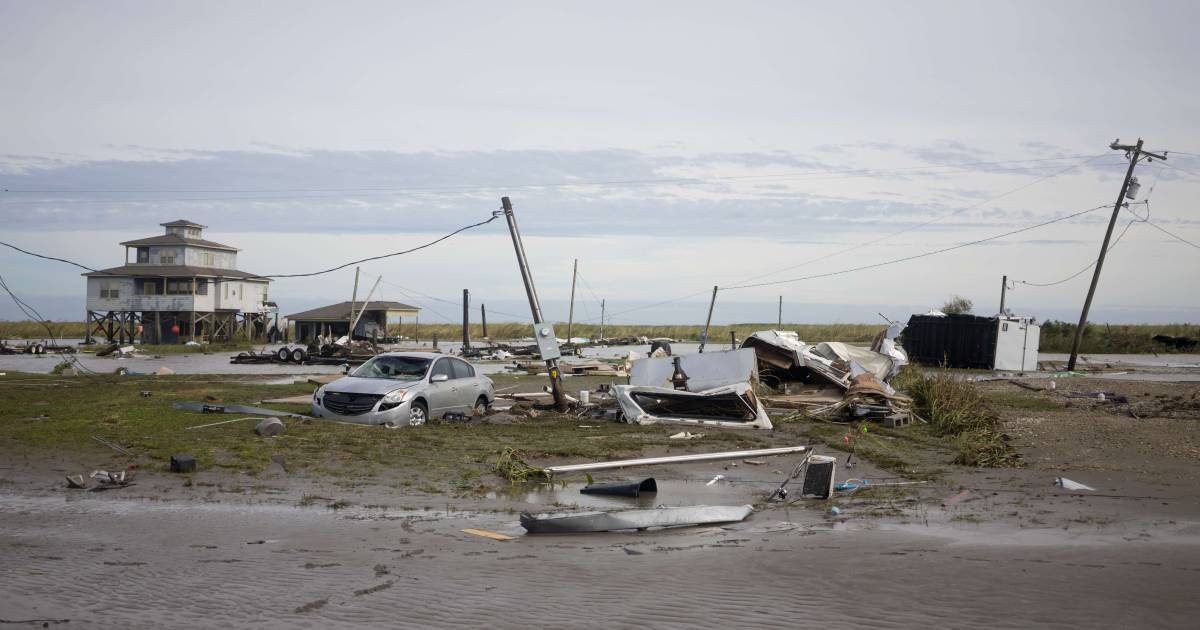 L'ouragan Laura rétrogradé en tempête tropicale après avoir fait quatre ...
