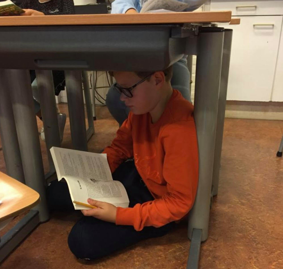 10.000 euro voor Stichting Leesplezier Apeldoorn: Nanda brengt ...