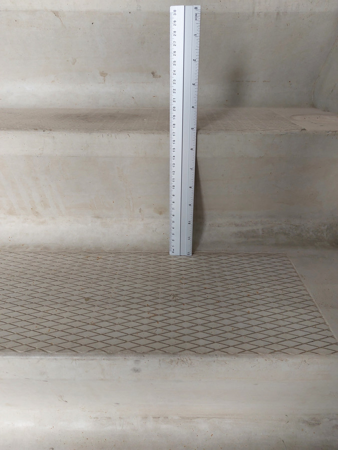 Is de trap in splinternieuwe parkeergarage Zwijsen te steil? ‘Het is ...