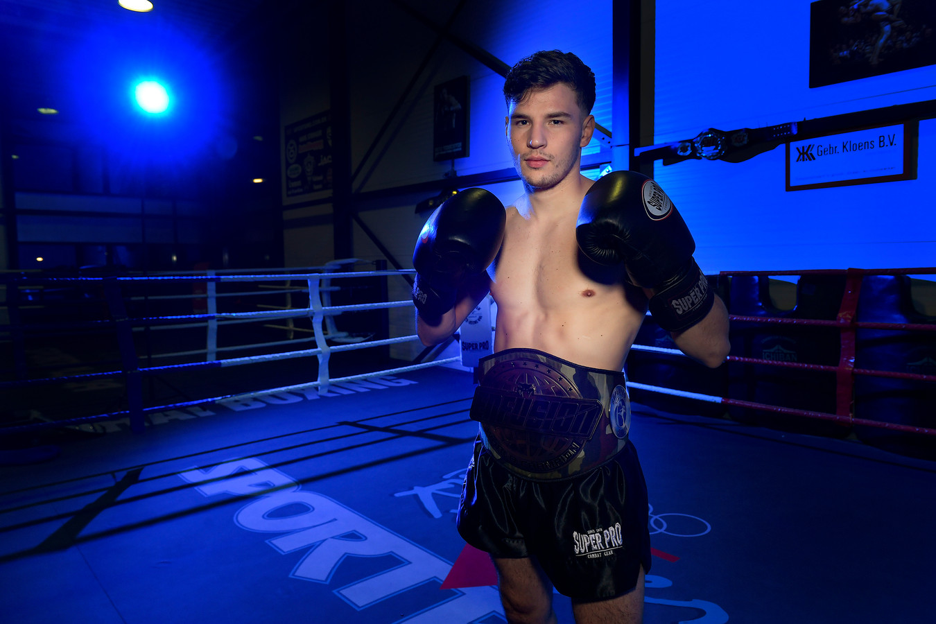 Hoe broer van oud-Feyenoorder Calvin Verdonk wereldkampioen kickboksen ...