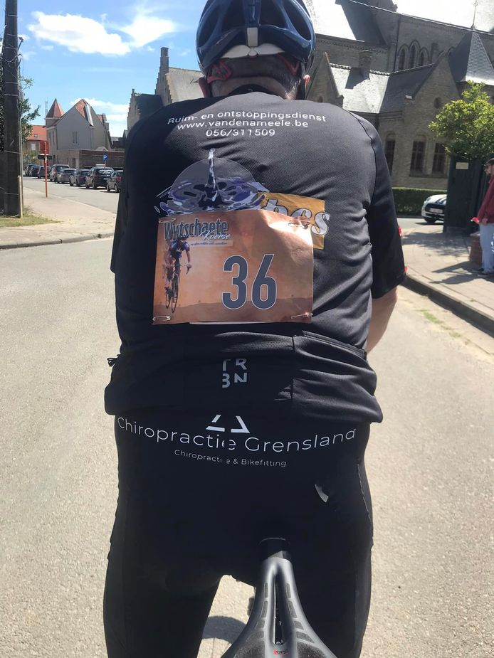 Dimitrie haalt finish in Wytschate Koerse en brengt zo zijn overleden ...