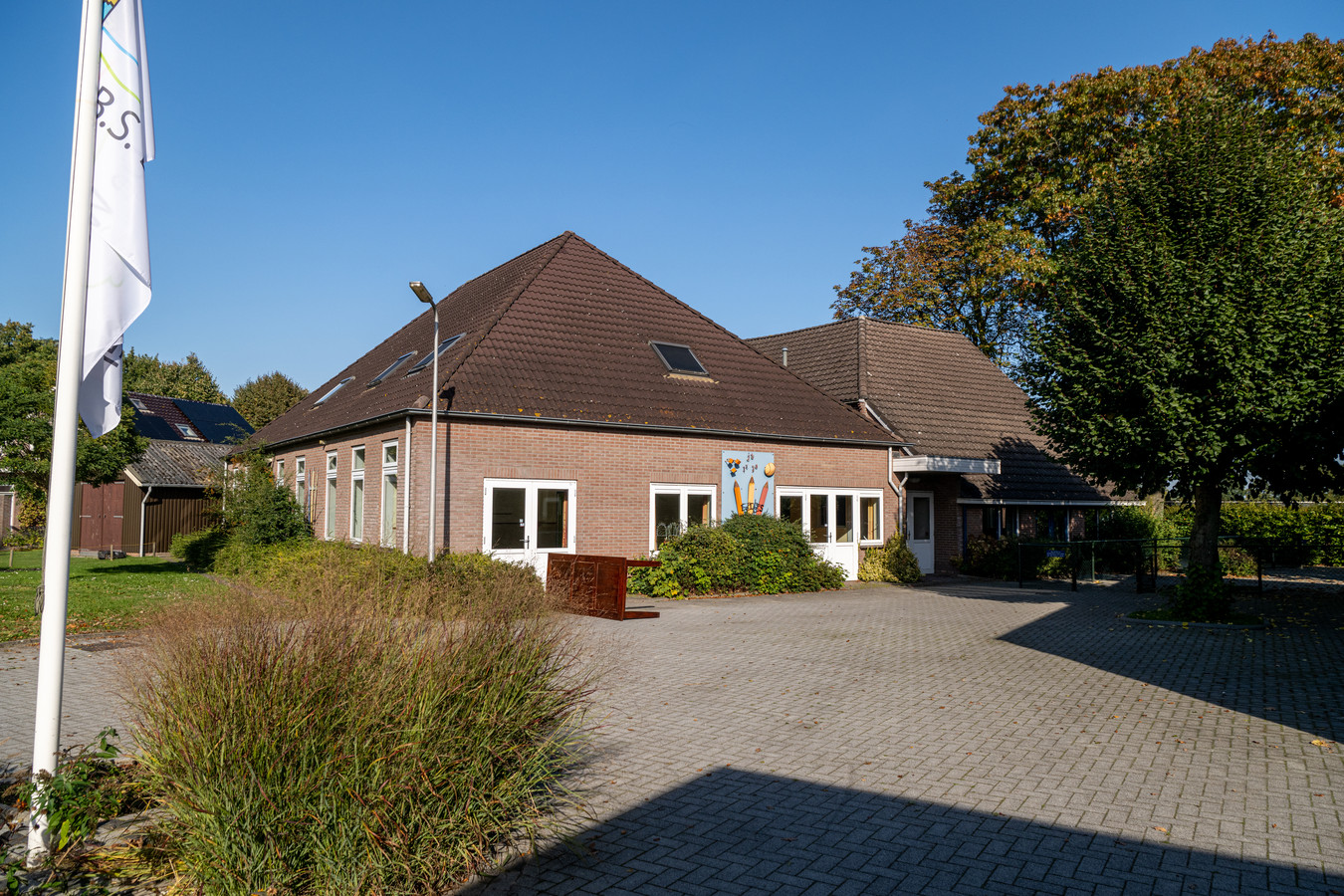 Zeventig Oekraïense vluchtelingen in oude school Schuinesloot; gemeente ...
