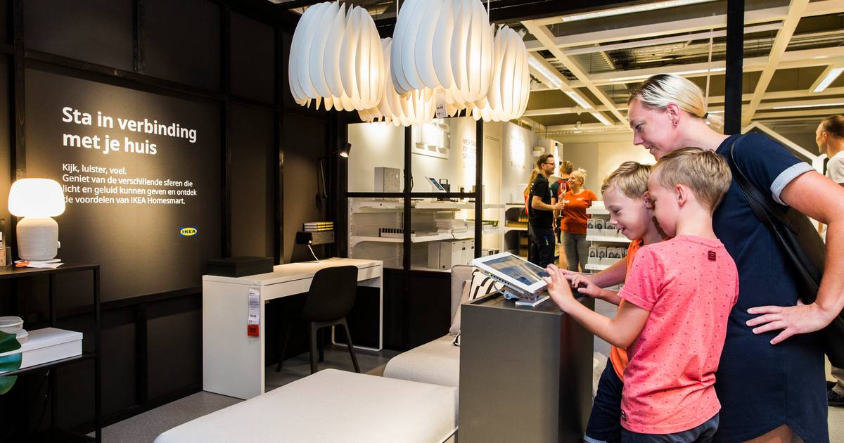 Alles via de app: bij IKEA in Hengelo hebben ze de speakerlamp van de ...