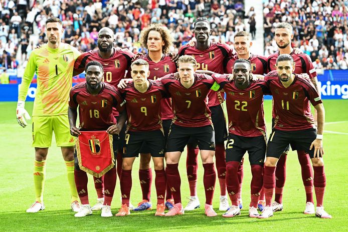 Trossard et Mangala décevants, les paradoxes Doku et Lukaku: nos notes ...