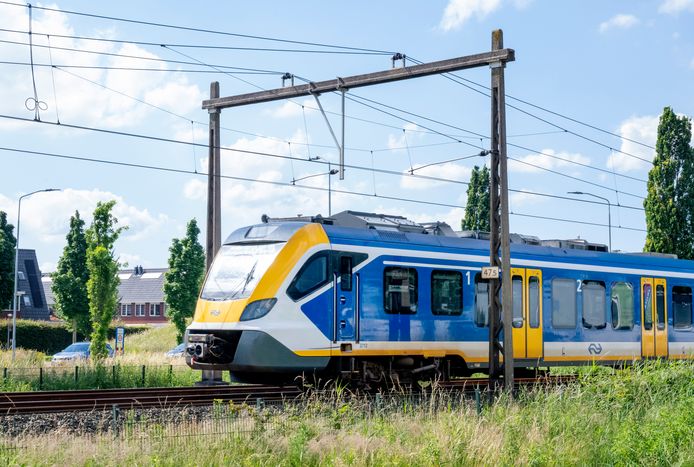 NS zet langere treinen in op de Veluwe (en mikt nog steeds op terugkeer van extra spitstrein ...