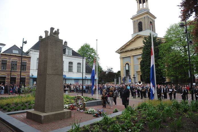 Zo ziet Dodenherdenking eruit in Steenbergen, Welberg en Dinteloord ...
