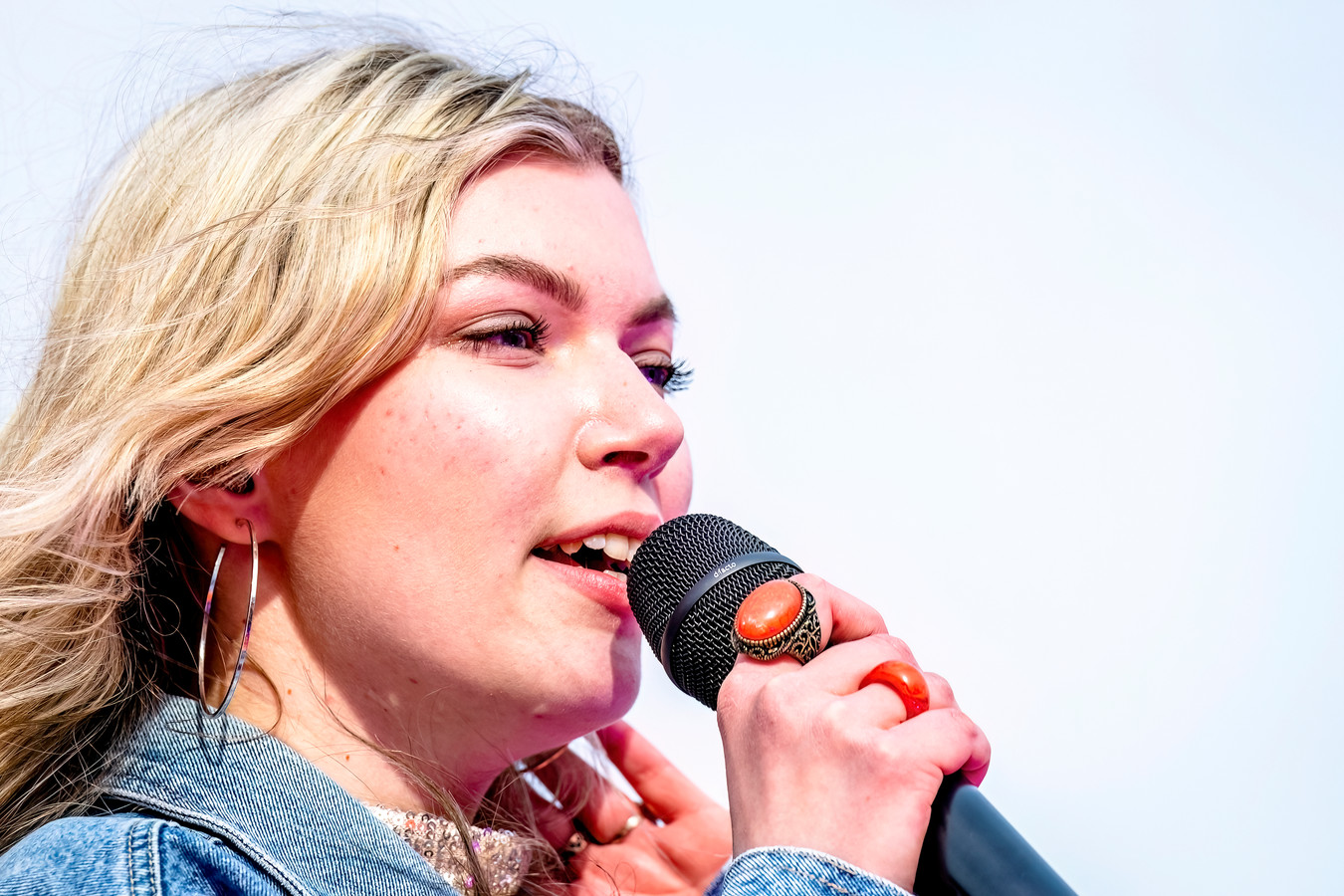 Lekker een dagje festivallen bij Kasteel Doornenburg, met Hannah Mae ...