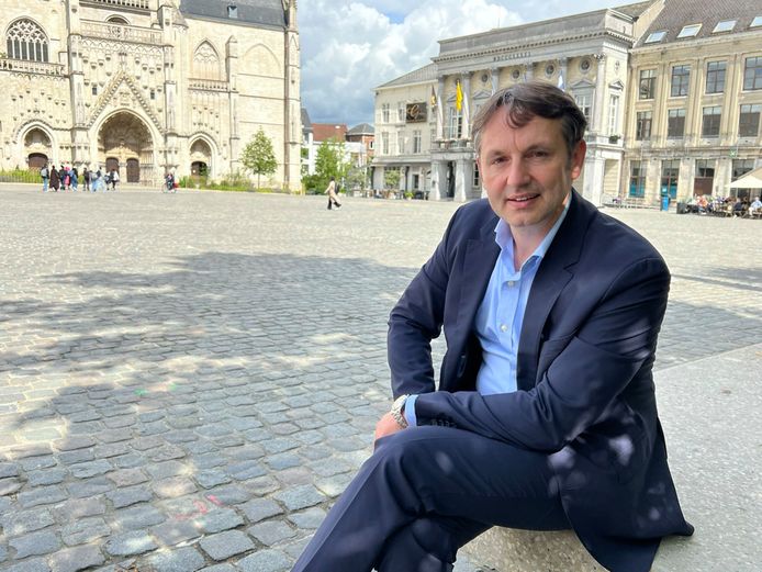 Jonathan Holslag (Durf) doet met eerste deelname Tiense politiek op ...