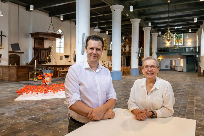 Annerie kocht de Mariakerk in Meppel voor 1 euro en dit zijn haar ...