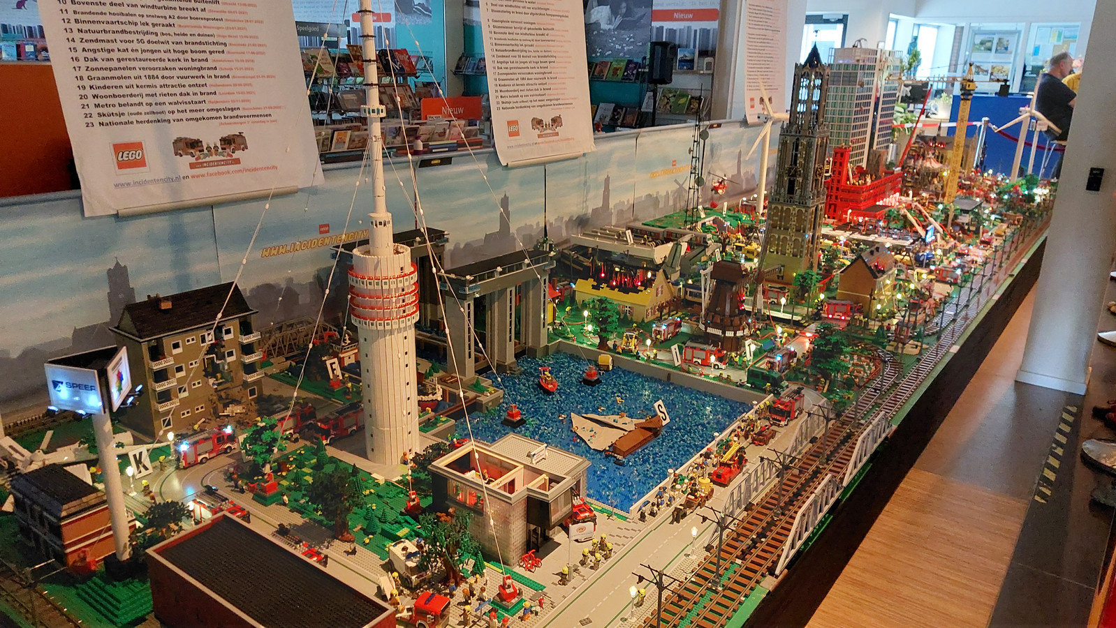 Miljoenen steentjes en jaren werk: in Hengelo exposeren ‘Adult Fans of ...