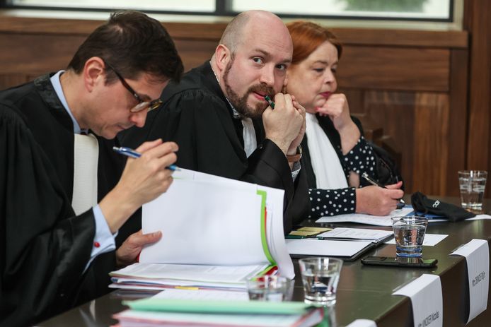 ASSISEN. 17 jaar voor Athena Man. Lorine De Witte mag naar huis ...