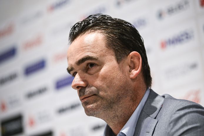 KNVB maakt bij FIFA melding van schorsing Marc Overmars | Nederlands ...