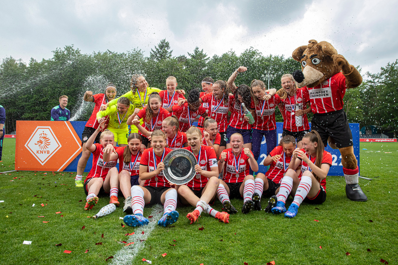 Schaal voor Beloften PSV Vrouwen; jeugdige talenten maken indruk met ...