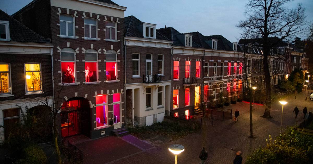 De meeste lampen gaan uit in de rosse buurt in Nijmegen | Nijmegen ...