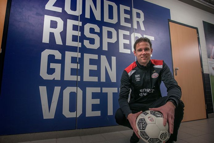 Stephan Wijlaars blijft volgend seizoen trainer bij PSV AV ...