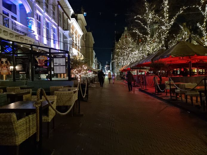 De nacht staat niet op in de binnenstad van Den Haag: Clubs blijven ...