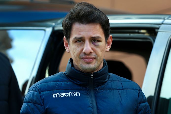 Turkse voorzitter die scheidsrechter neersloeg, krijgt celstraf van ...