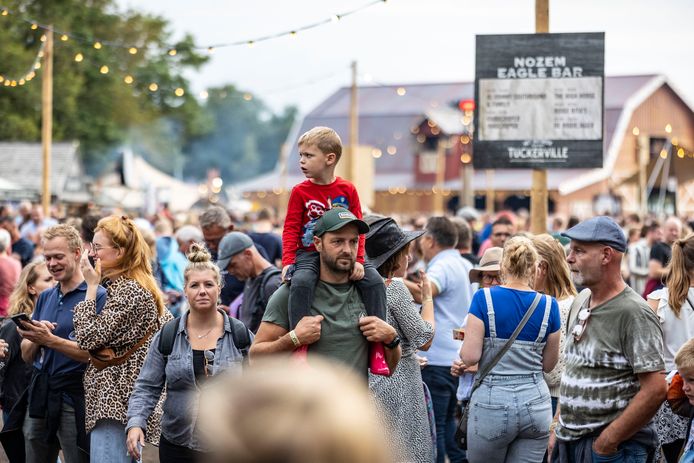 Eindelijk! Tuckerville én Ilse zijn na twee festivalloze jaren weer ...