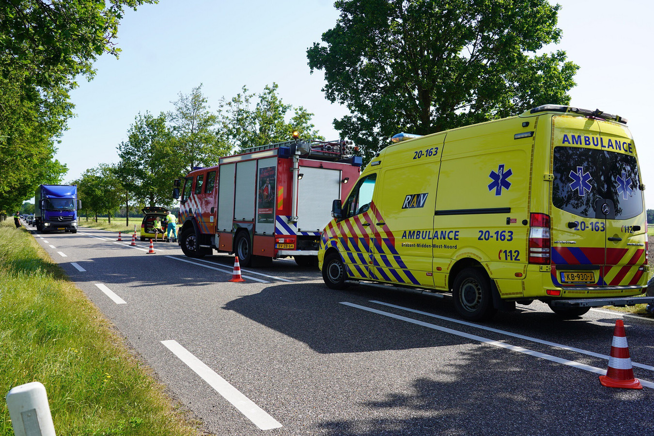 Twee auto’s betrokken bij botsing in Gilze, twee mensen gewond | Foto ...
