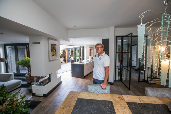 Michael verlaat zijn familiehuis met wow-effect voor de liefde | Den ...