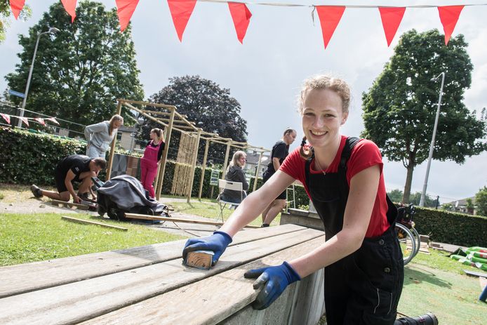 Vrijwilligerswerk bij ’s Heeren Loo in plaats van in Myanmar: Nynke ...