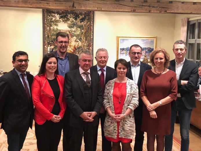 Deze legislatuur met dertien aan tafel van Heists schepencollege ...