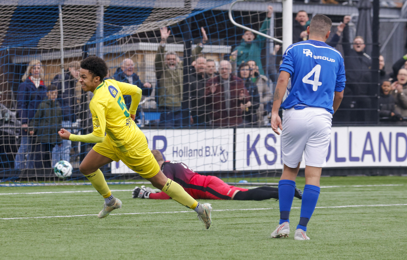 Hoogvlietse derby gestaakt, primeur Rijsoord en CION voorbij FC Parkeer ...
