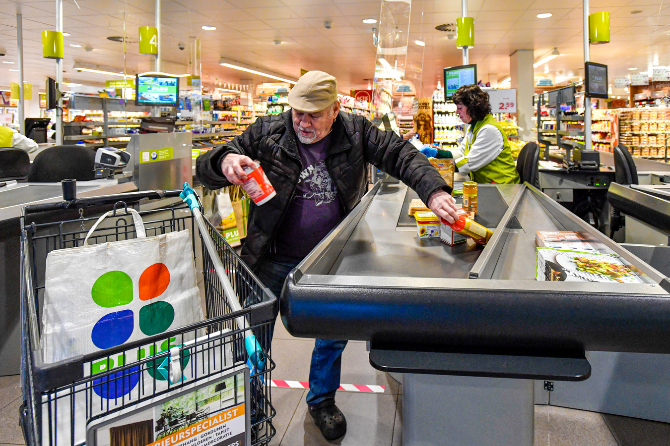 Supermarkten draaiden topomzet: dit hamsterden we | Foto | AD.nl