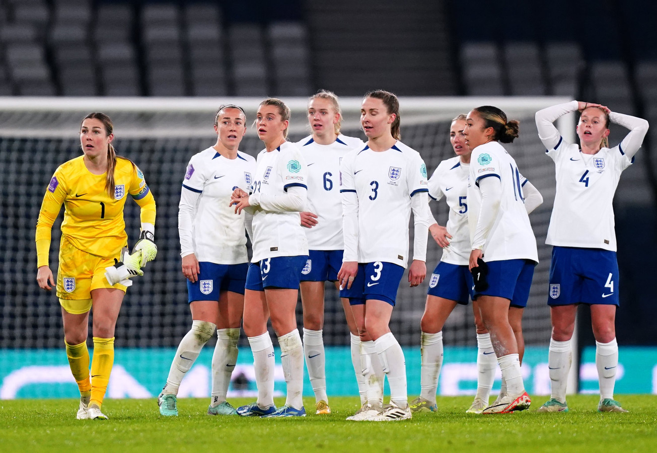 “Ze hebben gescoord...”: hoe Engelse dames rond de middencirkel van de ...