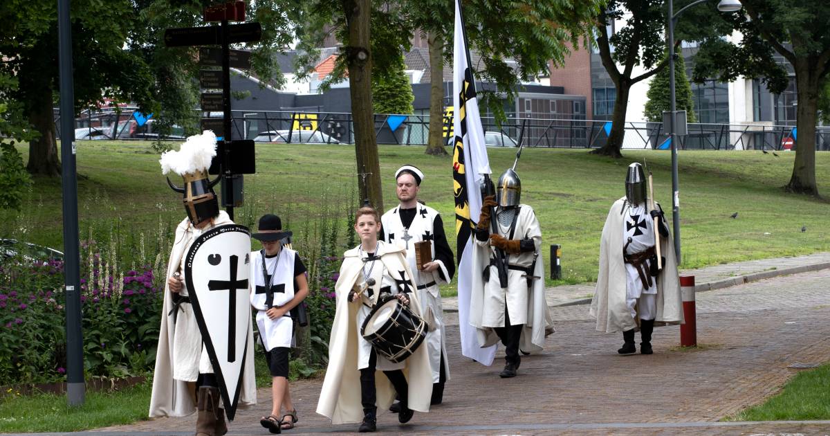 Duitse Orde Gemerth brengt een bezoek aan de kasteelheer van Helmond ...