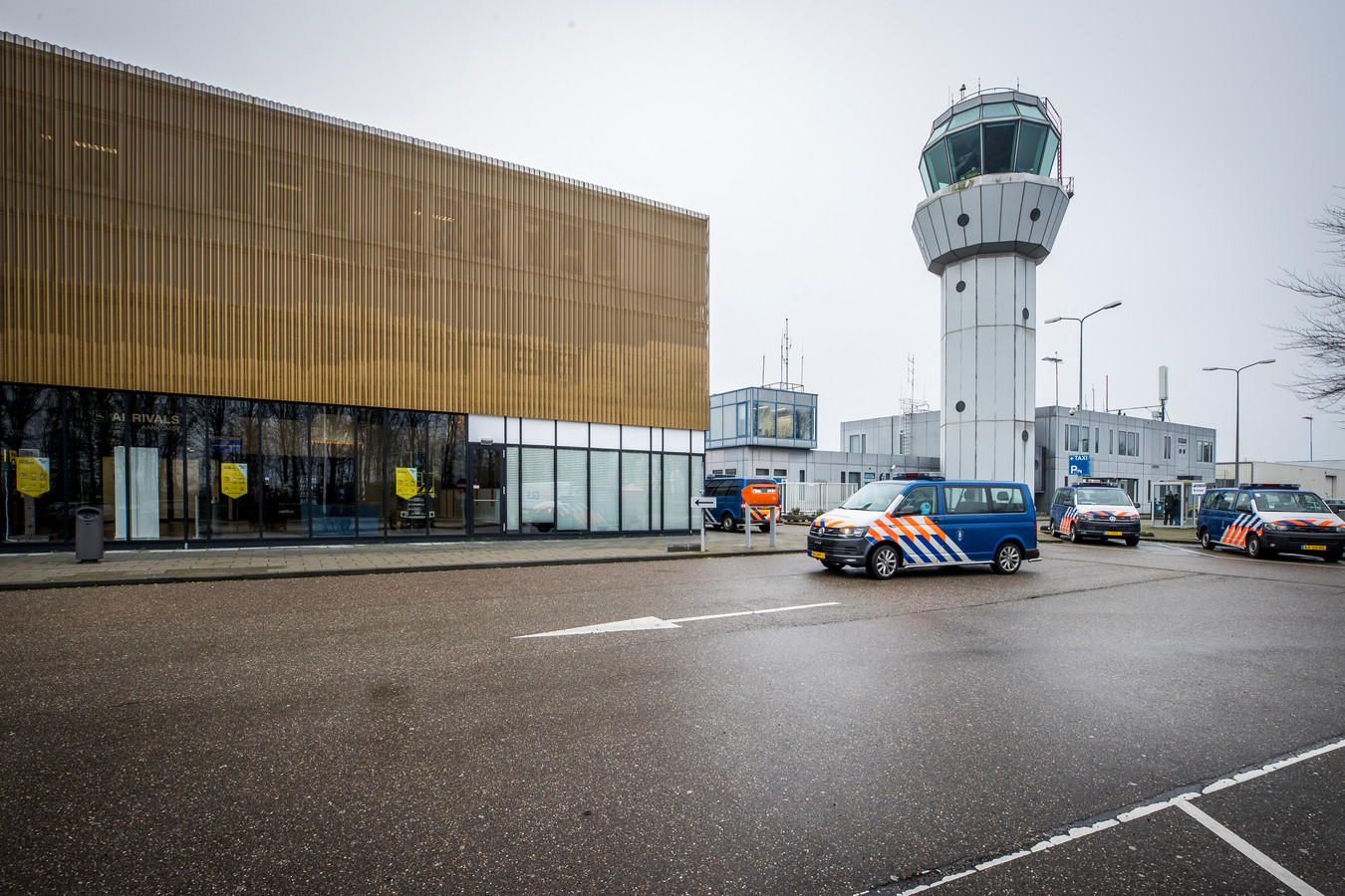 Schiphol neemt mogelijk aandeel in Maastricht Aachen Airport | Foto | AD.nl Schiphol neemt mogelijk aandeel in Maastricht Aachen Airport | Foto | AD.nl