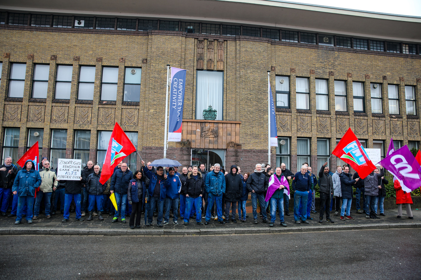 Werknemers Royal Talens in Apeldoorn gaan opnieuw staken (en nu langer ...