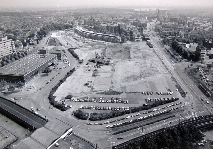 Waar ooit helikopters vlogen, gingen nu heipalen de grond in van het ...