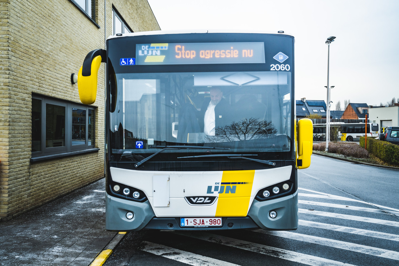 ‘Mijn collega pikt je niet op’: De Lijn kaart agressieproblemen aan met actie | Foto | hln.be