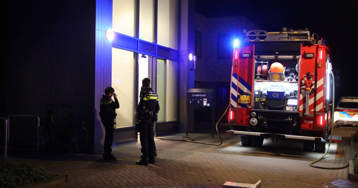 Brandweer rukt uit voor brand in magnetron op Lindenlaan in Bergen ...